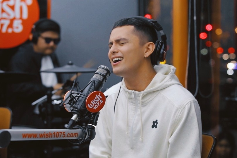 James Reid Performs Randomantic Live On Wish 107 5 Bus